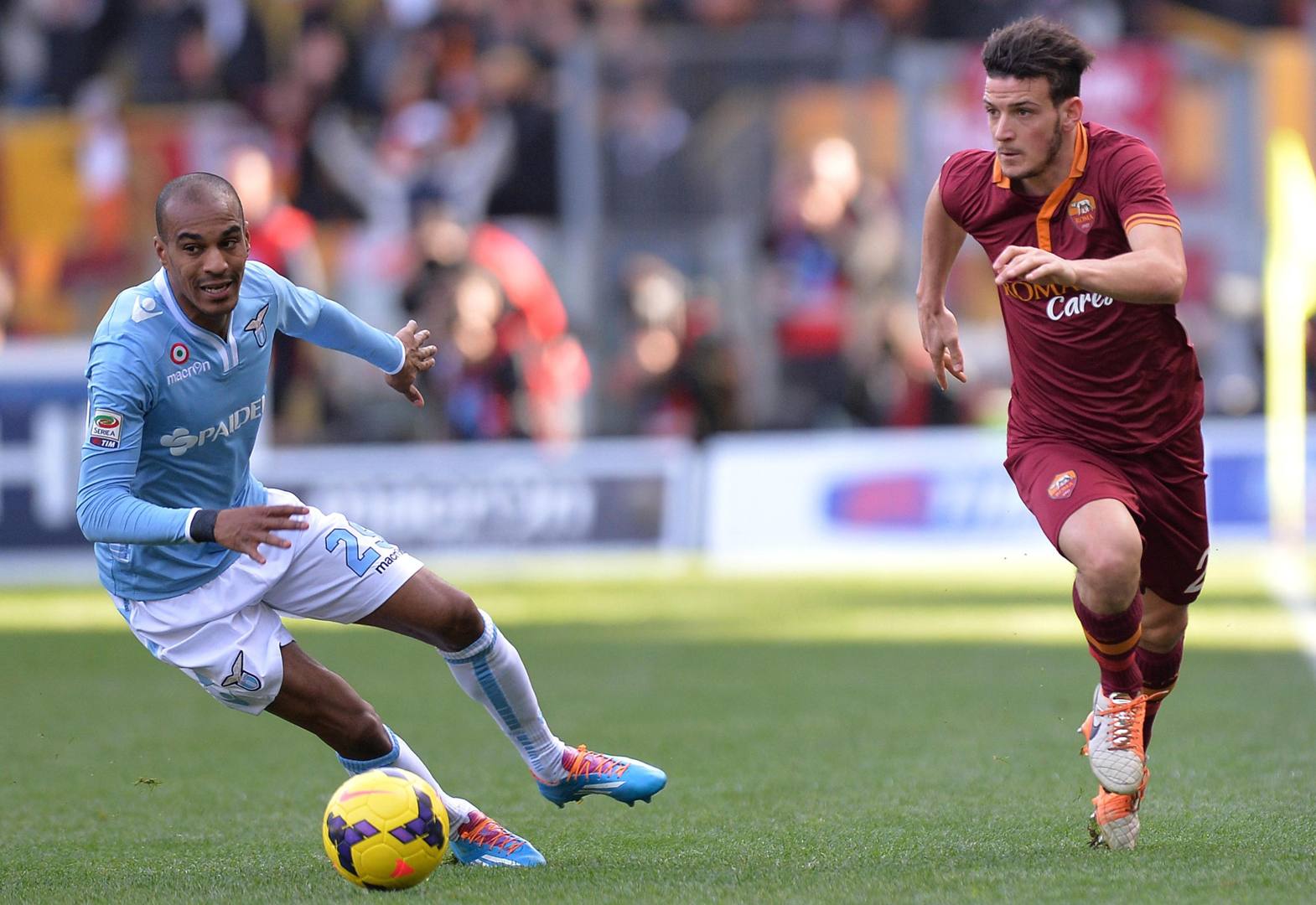 Lazio-Roma, coreografie e striscioni discutibili - La Gazzetta dello Sport