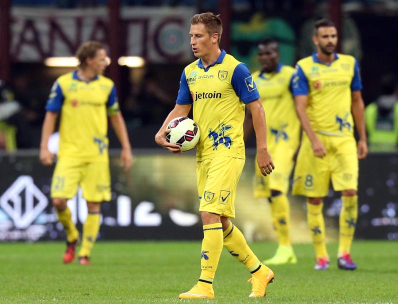 Milan-Chievo 2-0, Muntari e Honda. Inzaghi torna alla vittoria - La ...