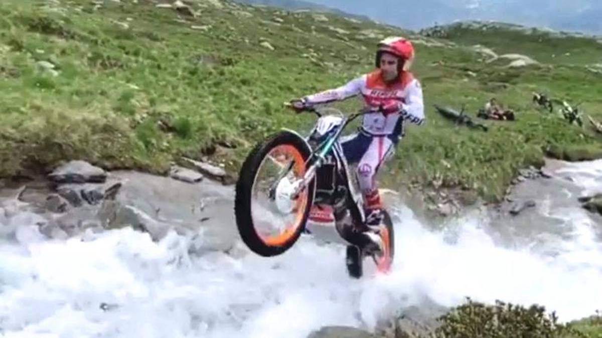 Trial. Toni Bou versione salmone: risale il torrente in moto - La ...