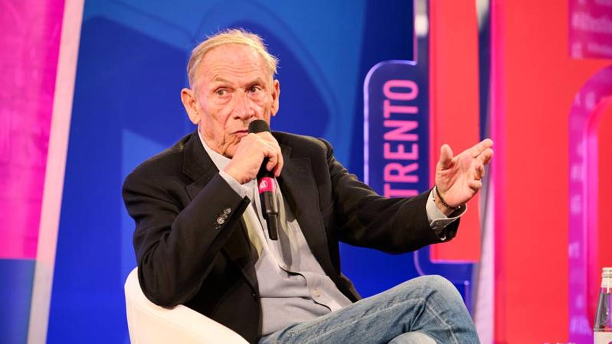 Zeman presenta a Roma la sua autobiografia "La bellezza non ha prezzo ...