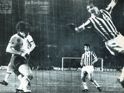 Arsenal, il gol di Paul Vaessen che eliminò la Juve- Video Gazzetta.it